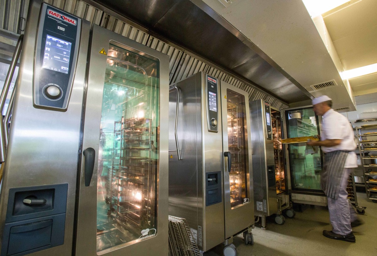 Anyone else feel like, the world needs bigger ovens? I just dont see ...