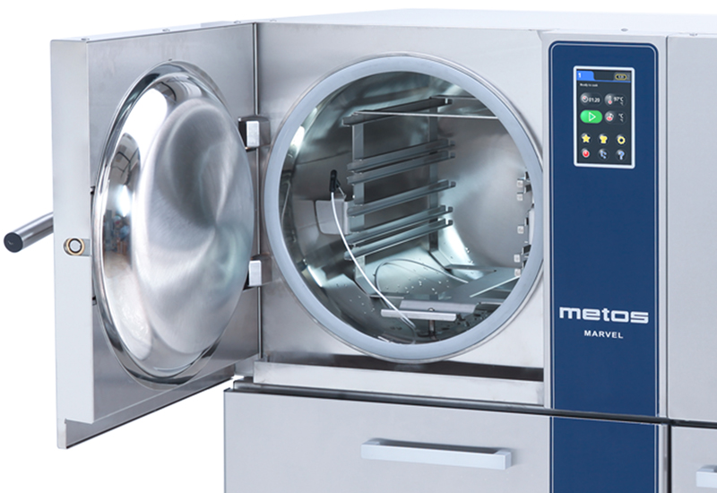 BGL Rieber marvels at new Metos cooking equipment