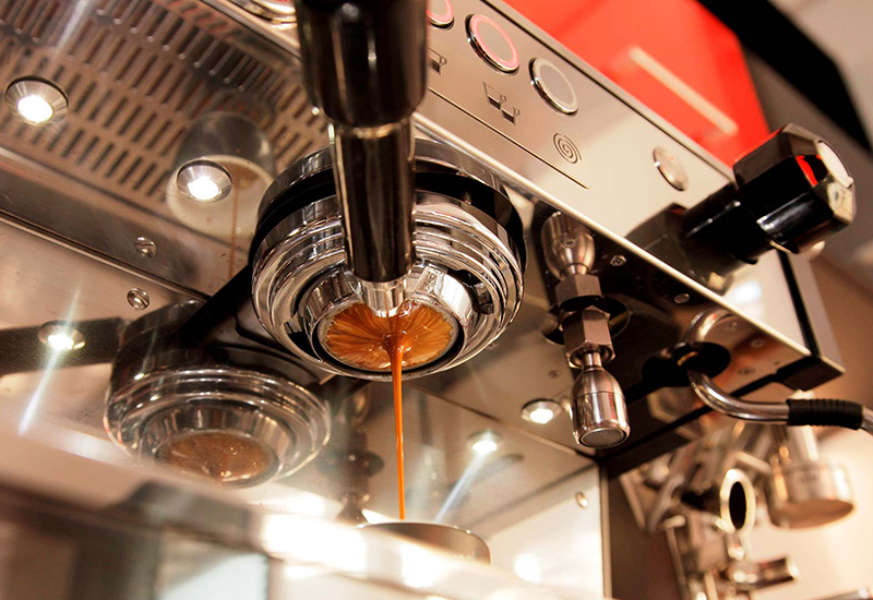 BREAKING NEWS: Coffee shop chains struggling to keep up with QSR growth