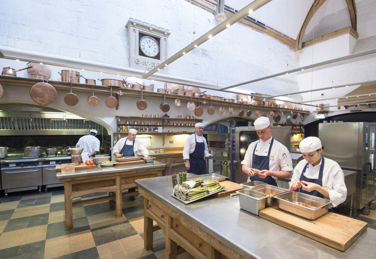 ROYAL PEEK: Inside the kitchen at Windsor Castle as chefs prep for ...