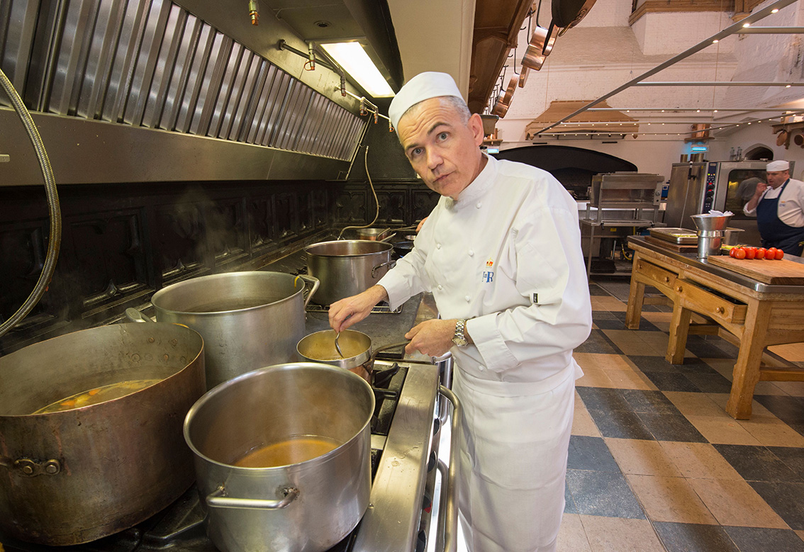 ROYAL PEEK: Inside the kitchen at Windsor Castle as chefs prep for ...
