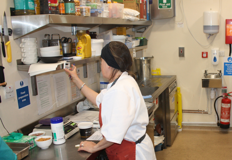 BEST PRACTICE: Food handling 'need-to-knows' for commercial kitchens