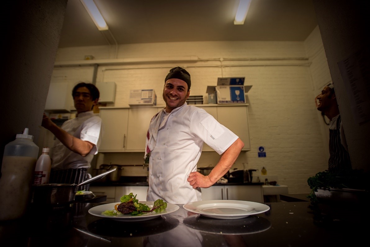 Ei Group publican returns to the kitchen to cook for NHS staff