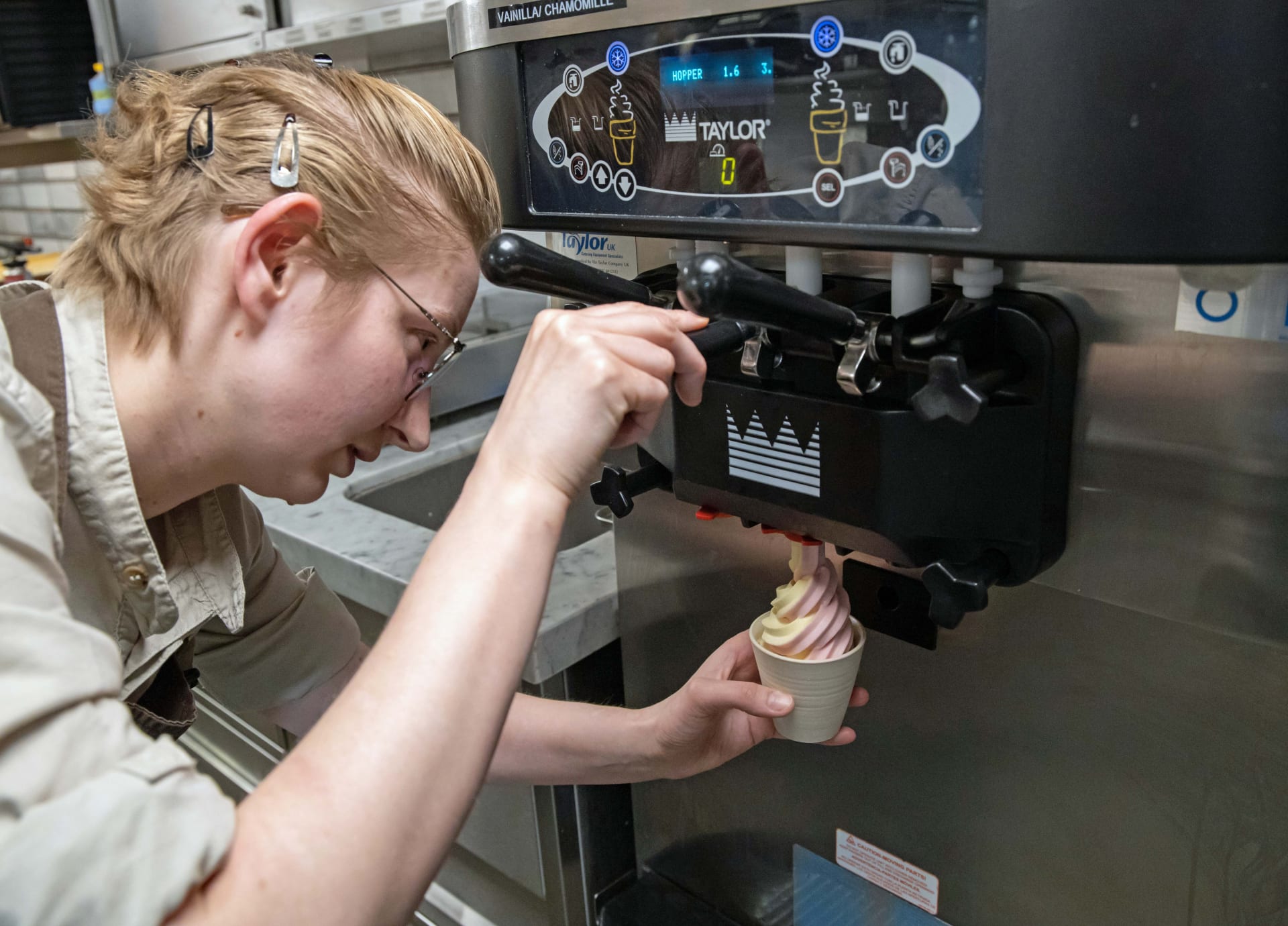 Fast food operators begin recommissioning talks to get kitchens moving ...