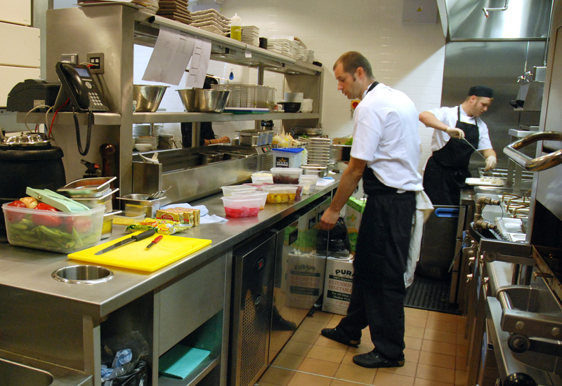 FSA offers commercial kitchens help with preparing for allergen changes