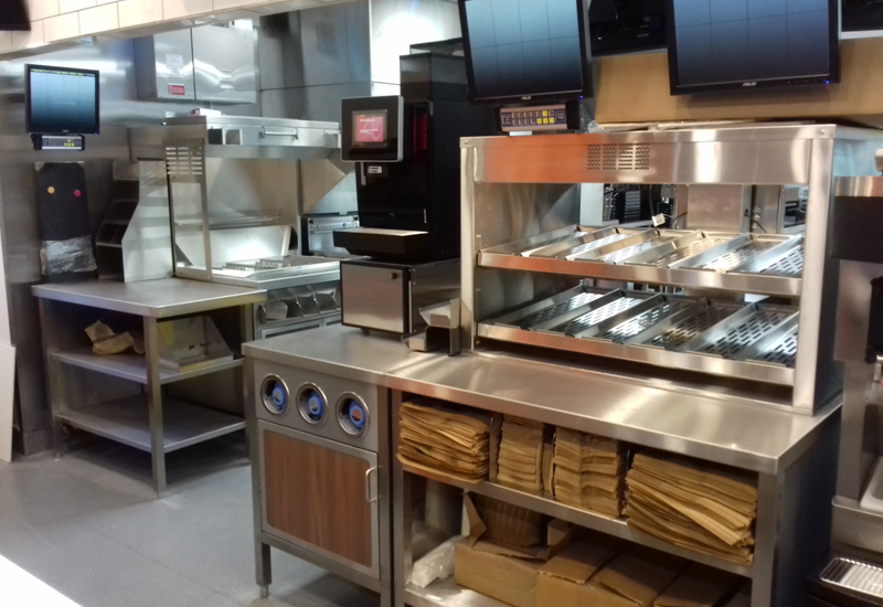 Burger King's open format kitchen puts prep area in customers' line of ...