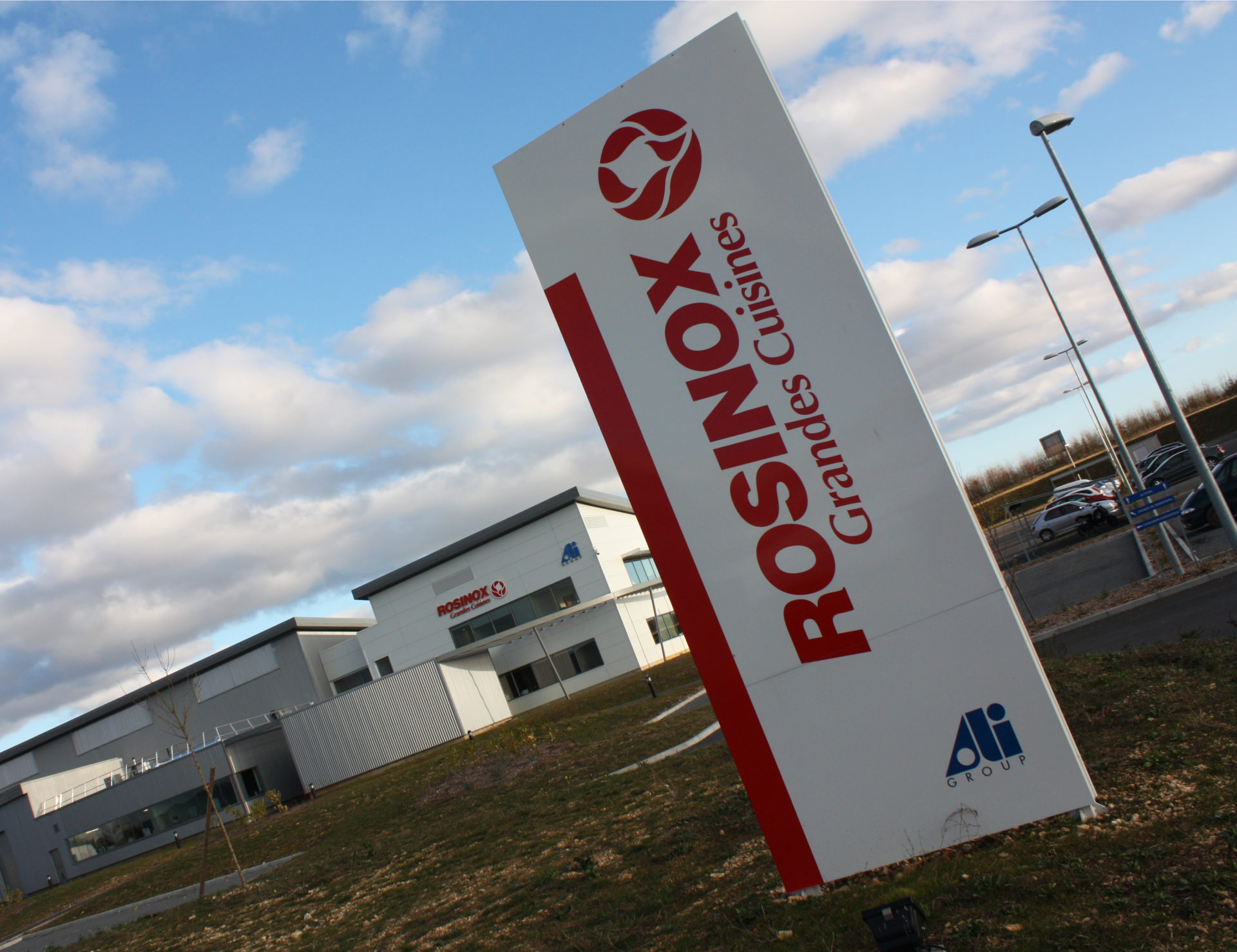 Rosinox gives modular cooking suite an ergonomic makeover