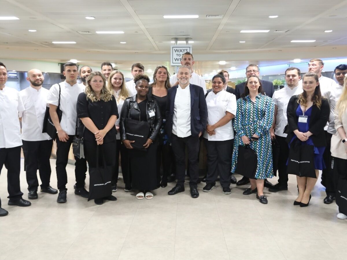 Restaurant Associates awards first cohort of Collaborate apprentices